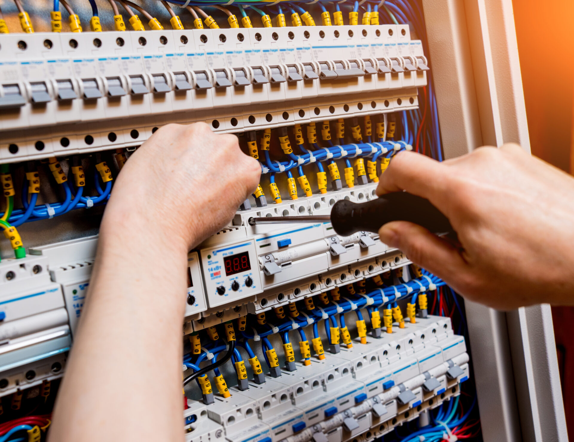 Plug and Switch Installation in East Texas | Evans Air